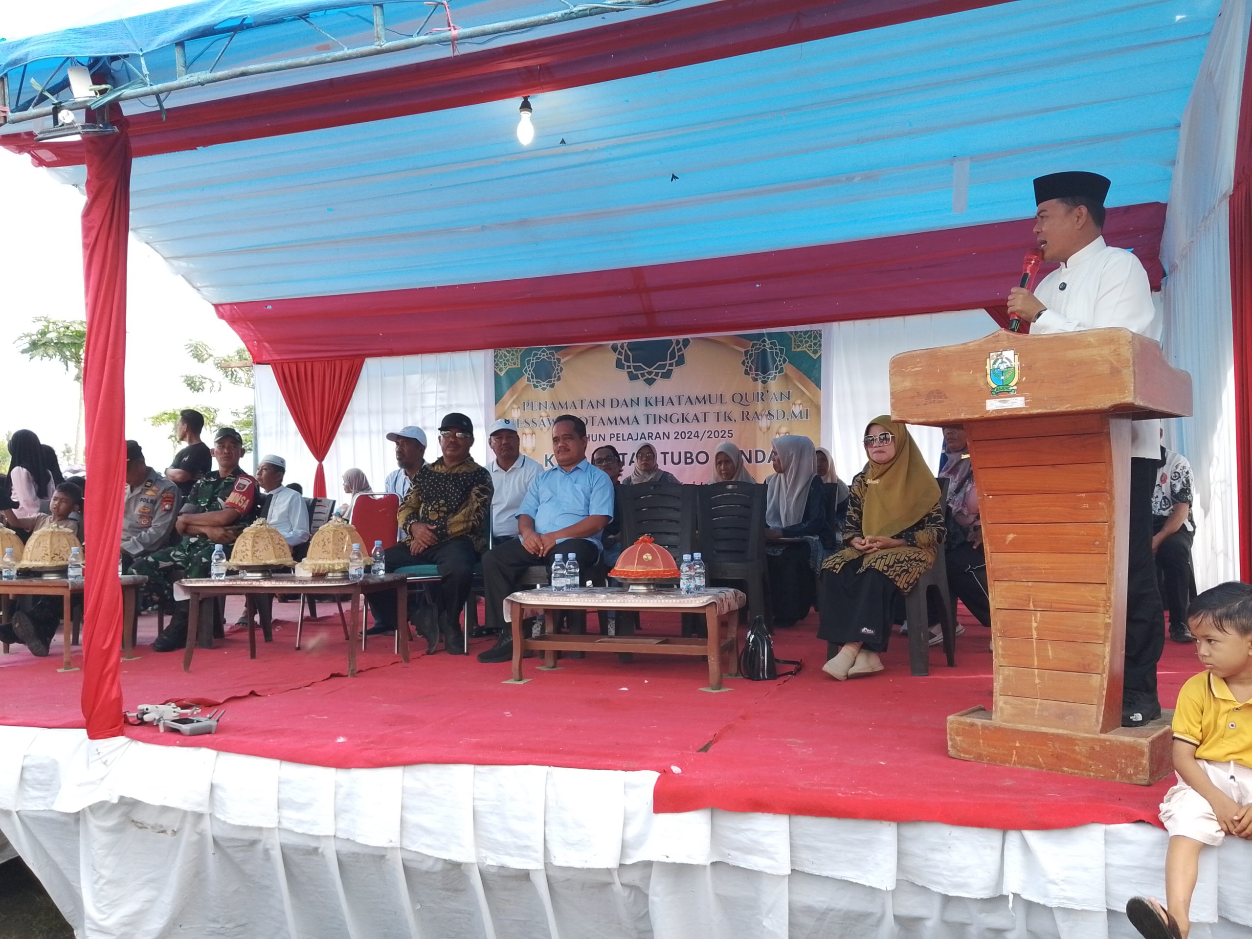 Semarak Budaya Mandar di Tubo Sendana: Pawai Meriahkan Perayaan Khatam ...
