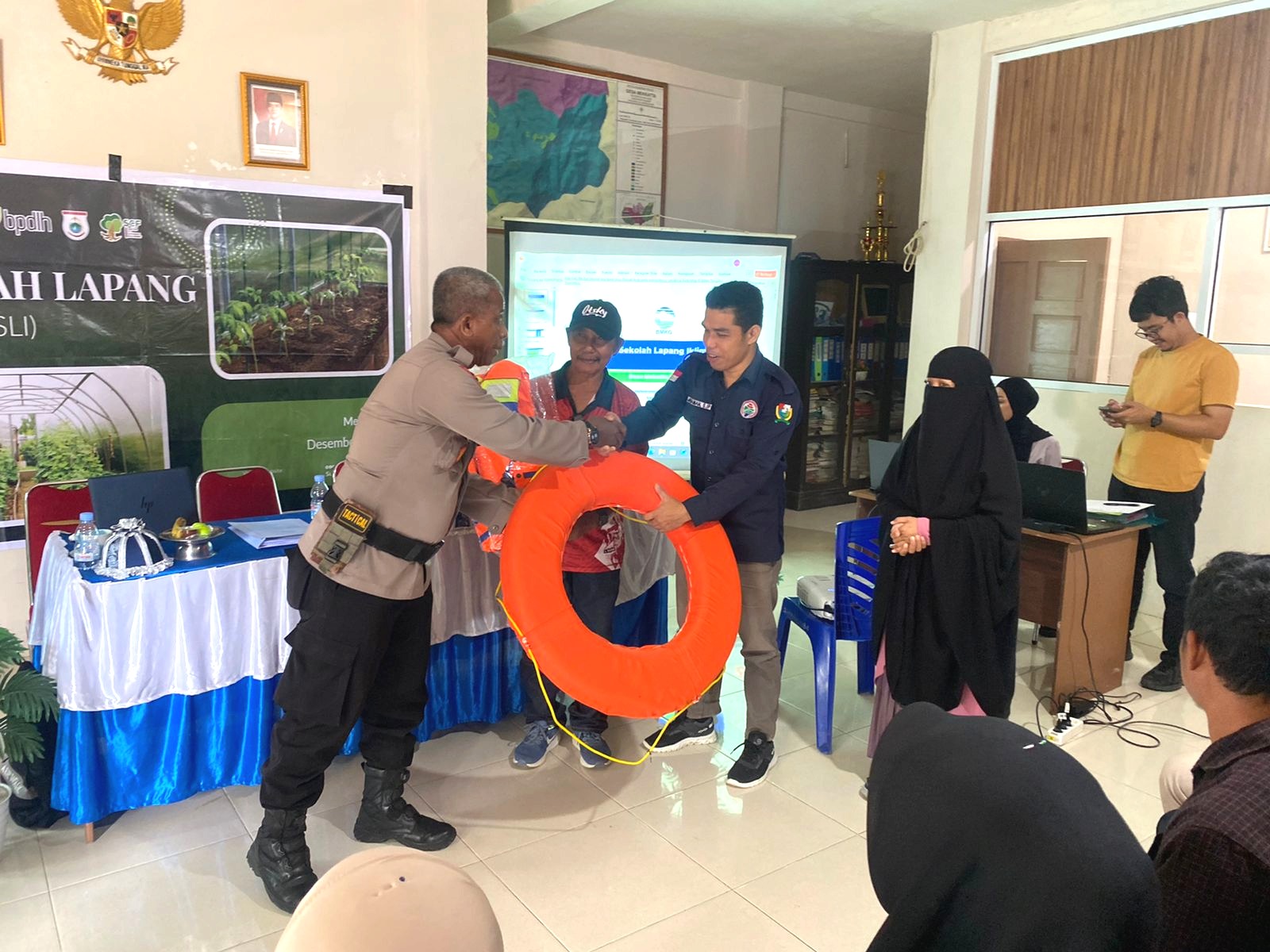Sekolah Lapang Iklim 2025 di Mekkatta, Kasat Polairud Majene Tekankan ...